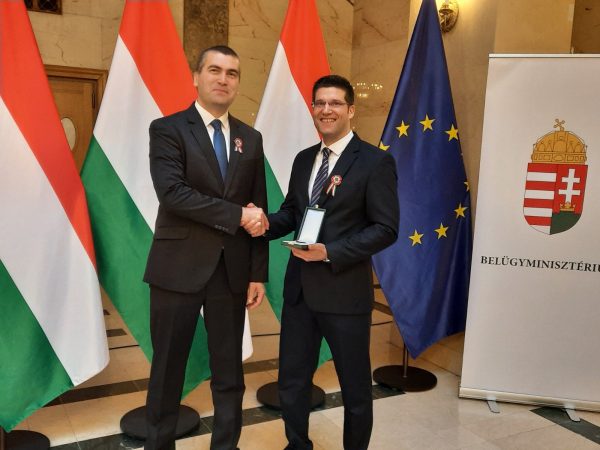 Állami kitüntetéssel jutalmazták a megyei önkormányzat jegyzőjét, Dobi ...