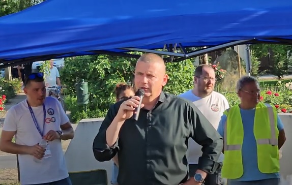 A honvédelmi miniszter felbontotta Ruszin-Szendi Romulusz tartalékosi szerződését